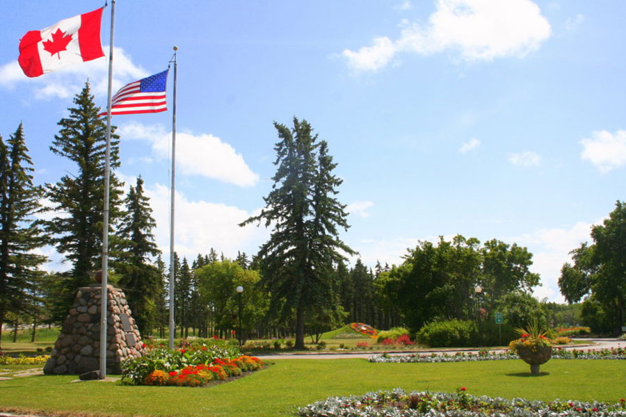 Things to Do in North Dakota & Canada | International Peace Garden
